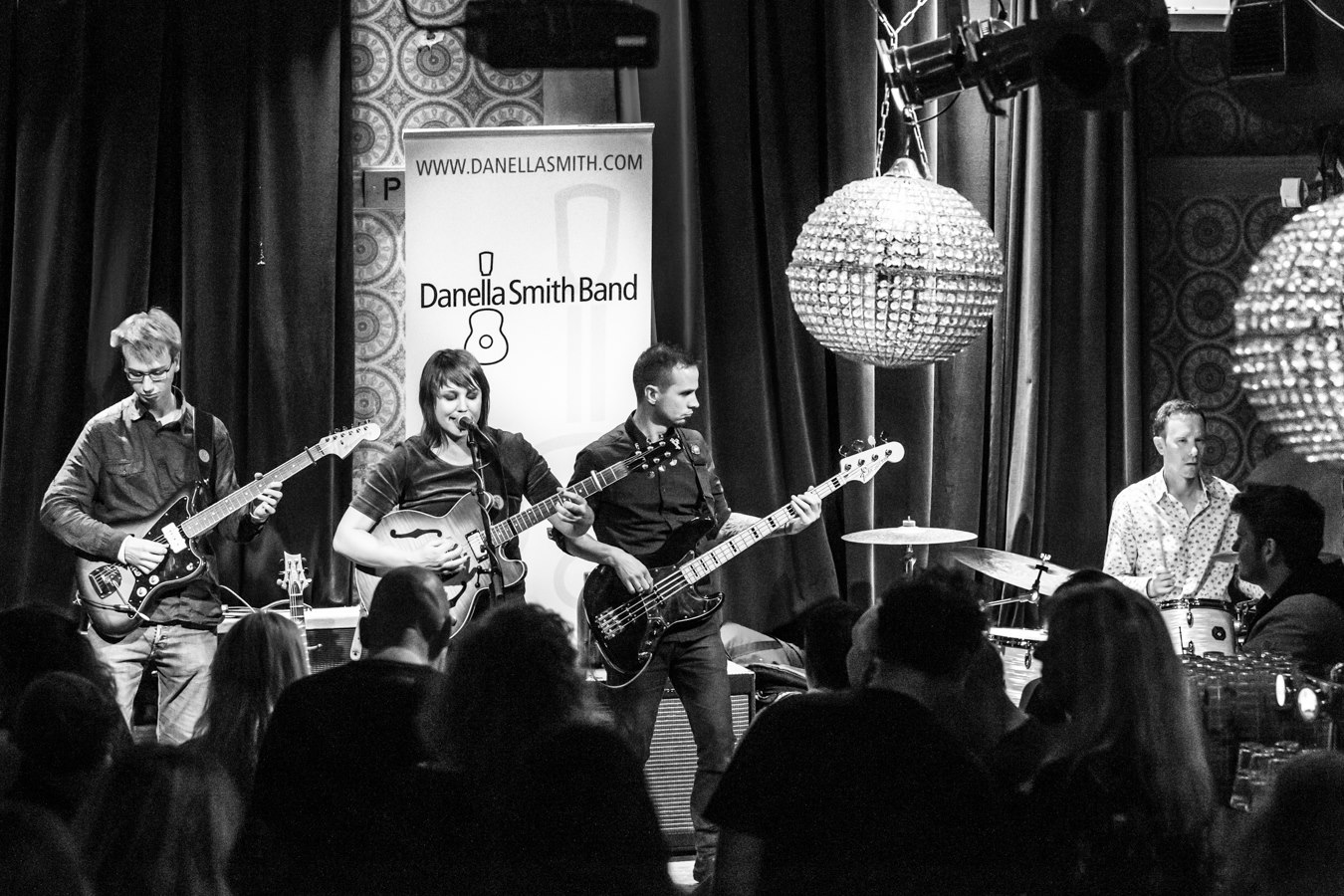 Paardcafé: Danella Smith Band - GHOM - Irina CD - PAARD