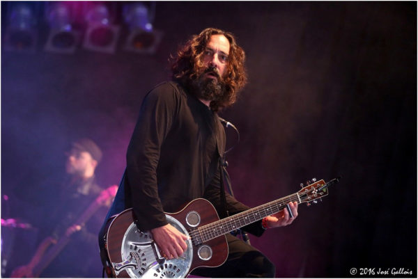 Paardcafé: Brother Dege plays Django Unchained - Paard