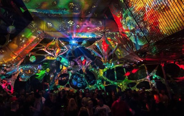 NIRVANA - PSYTRANCE RAVE - PAARD