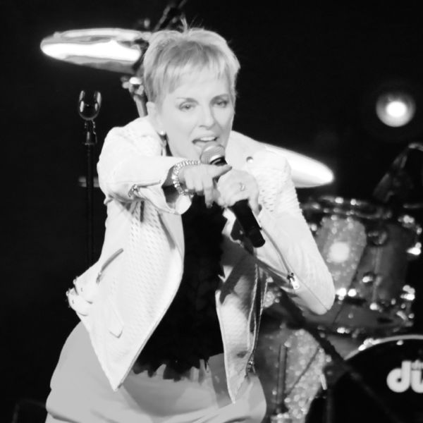 ELLEN FOLEY [CANCELLED] - PAARD